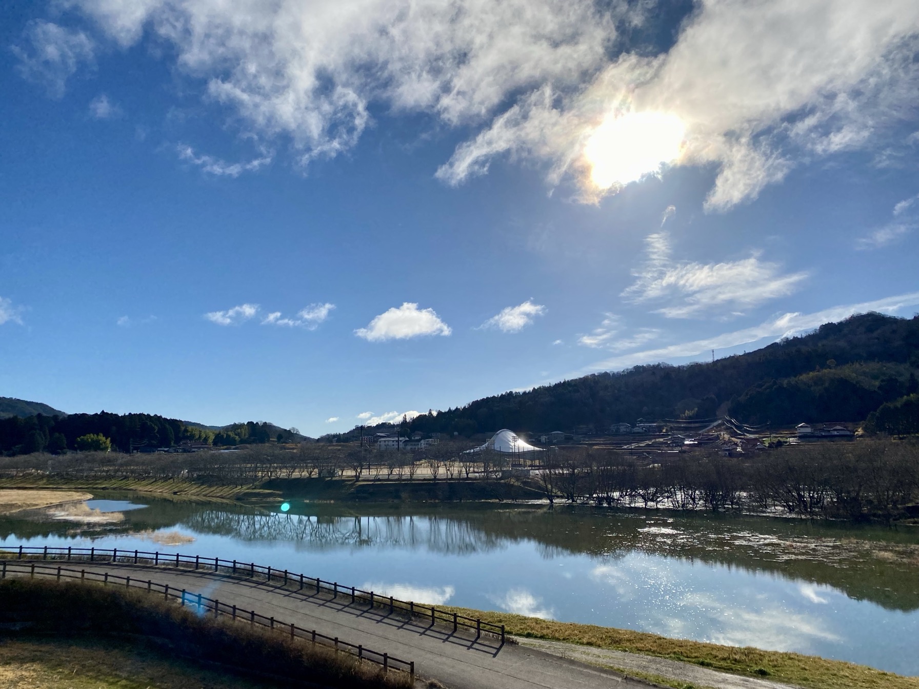 春間近 今日の白竜湖 | YOGANSU